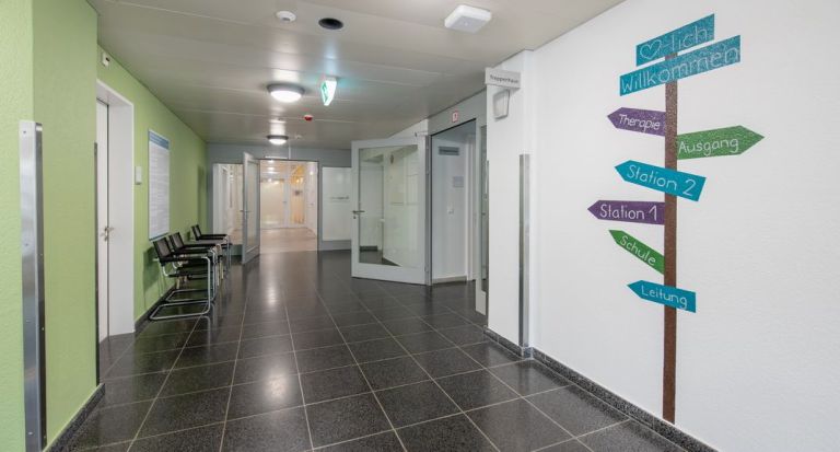 Akut- und Intensivstation für Kinder und Jugendliche (AKIS) - Luzerner ... Akut- und Intensivstation für Kinder und Jugendliche (AKIS) - Luzerner ...